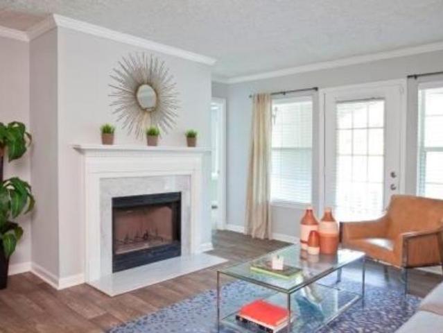 3 Br, 2 bath, Apartment 945 Crestmark Blvd