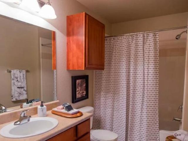 3 Br, 2 bath, Apartment 9777 N Council Rd