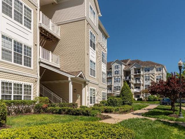 3 Br, 2 bath, Apartment 9901 Gable Ridge Terrace
