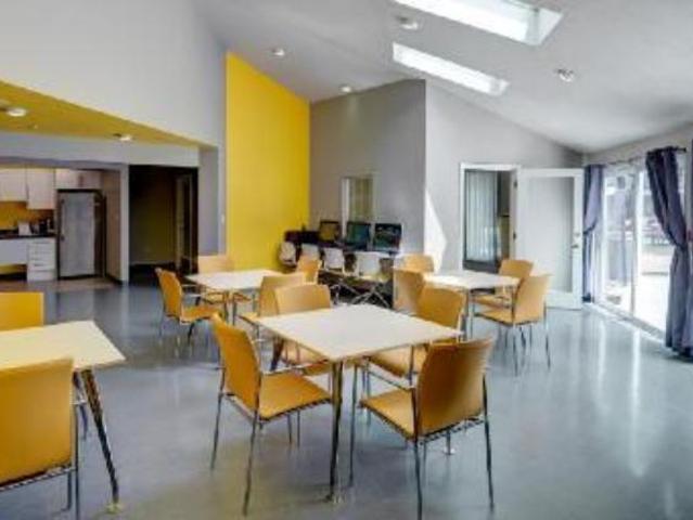 3 Br, 2 bath, Apartment 9 Francis Avenue