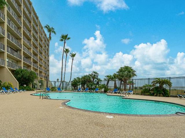 3 Br, 2 bath, Condo 4000 Surfside Blvd