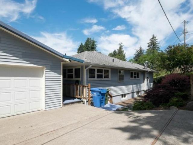 3 Br, 2 bath, Condo 400 Se 1st