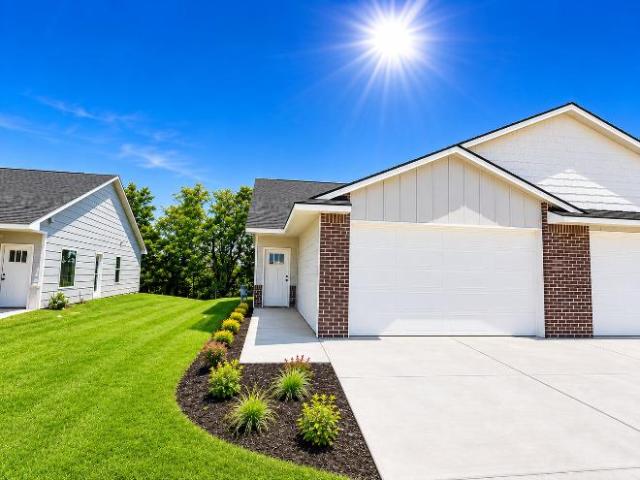 3 Br, 2 bath, Condo 4010 S Chadd St