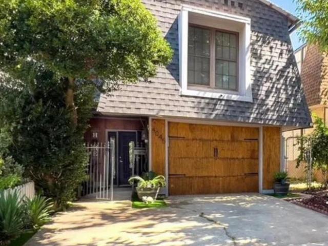 3 Br, 2 bath, Condo 4045 NW 34th St