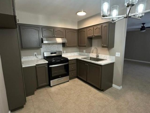 3 Br, 2 bath, Condo 405 S Kroeger Street