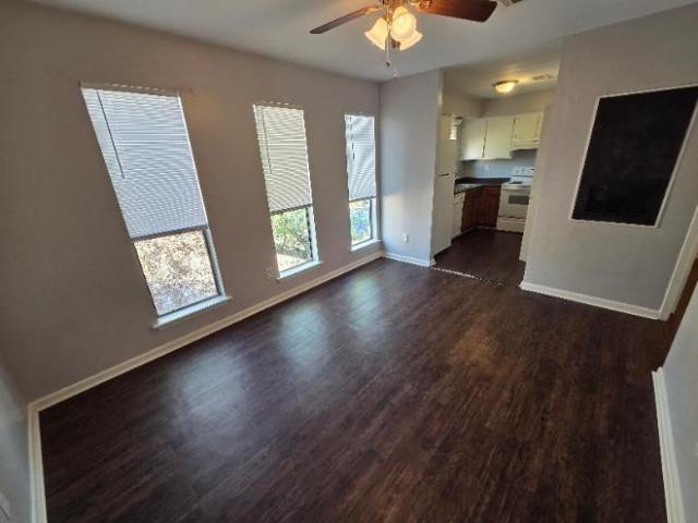 3 Br, 2 bath, Condo 406 Manuel Dr