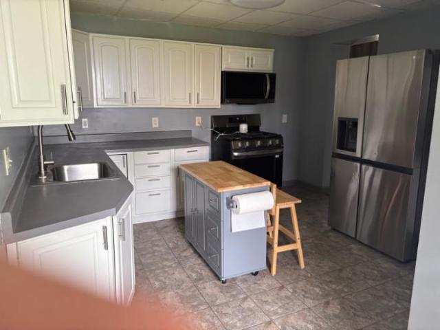 3 Br, 2 bath, Condo 413 Stephenson Street