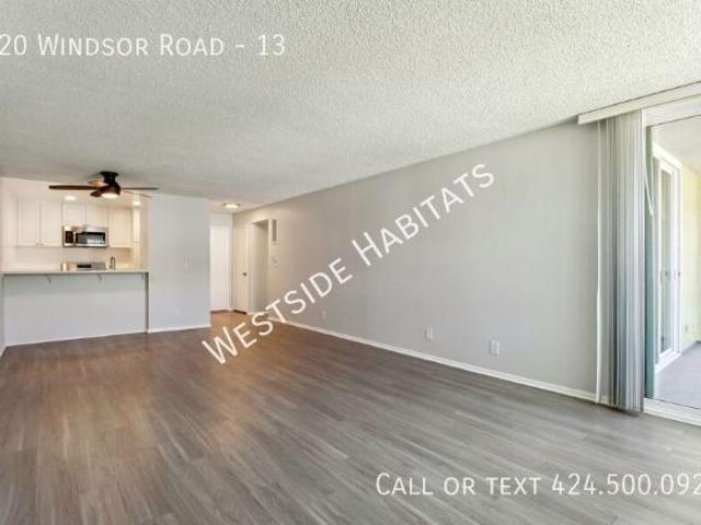3 Br, 2 bath, Condo 420 Windsor Road