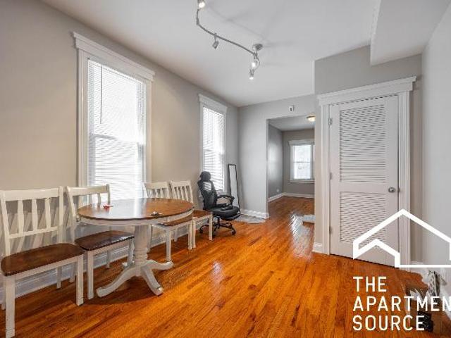 3 Br, 2 bath, Condo 4319 N Lawndale