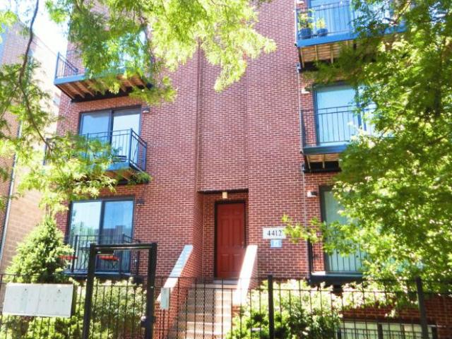 3 Br, 2 bath, Condo 4412 S Indiana Ave