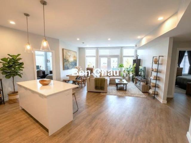 3 Br, 2 bath, Condo 44 Medford St