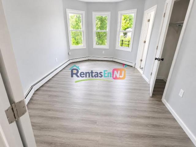 3 Br, 2 bath, Condo 450 S 13th St