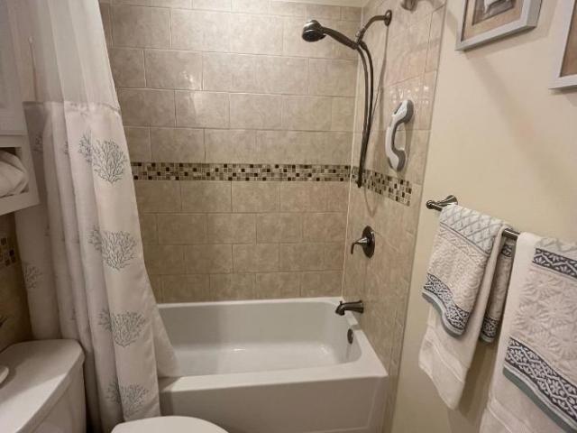 3 Br, 2 bath, Condo 4520 Conwell Dr