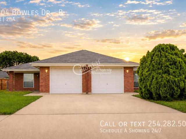 3 Br, 2 bath, Condo 4604 Bowles Dr