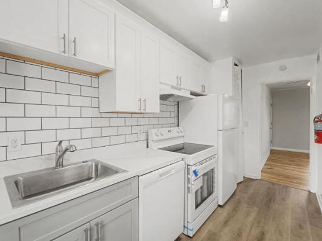 3 Br, 2 bath, Condo 463 Church Street