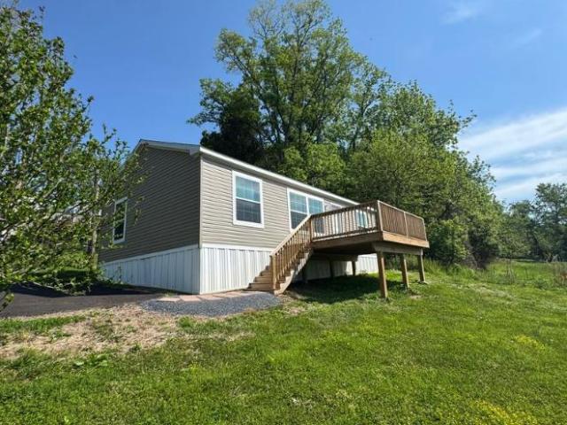 3 Br, 2 bath, Condo 465 Royal Manor Rd