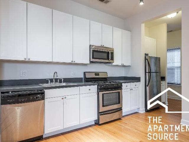 3 Br, 2 bath, Condo 4715 North Sheridan Rd