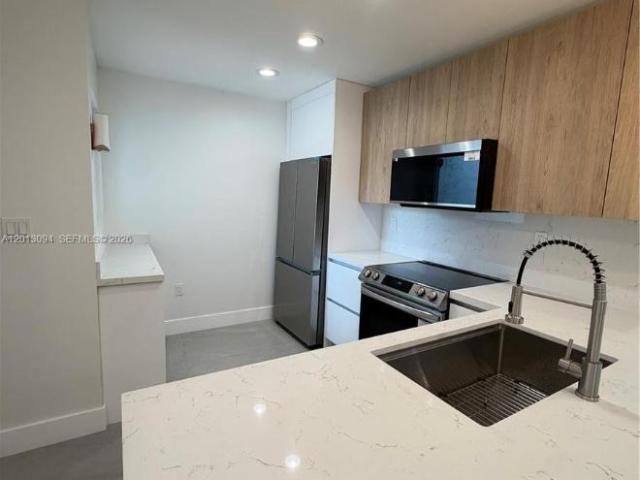 3 Br, 2 bath, Condo 4808 NW 114th Ave