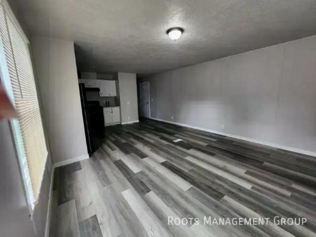 3 Br, 2 bath, Condo 491 N Emmons St