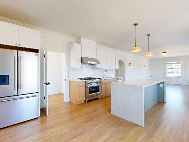3 Br, 2 bath, Condo 495 32nd Ave
