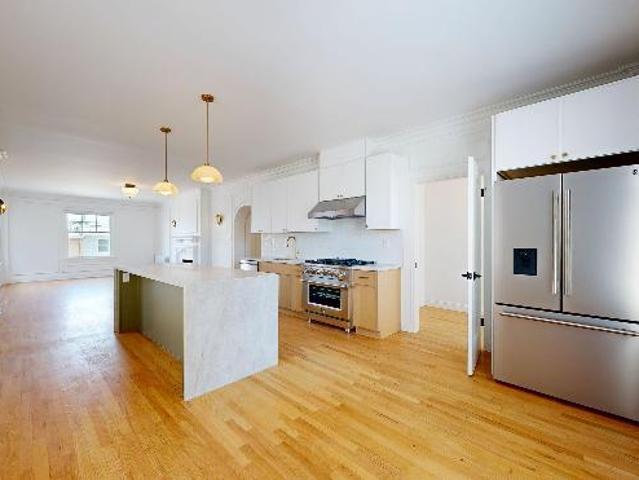 3 Br, 2 bath, Condo 495 32nd Ave