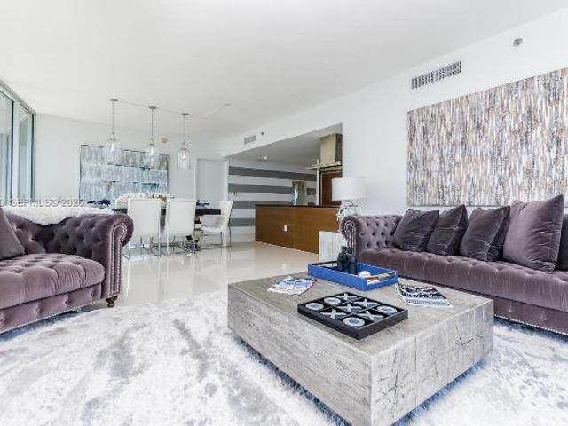 3 Br, 2 bath, Condo 495 Brickell Ave