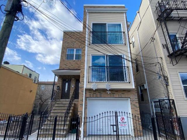 3 Br, 2 bath, Condo 499 S 18th St