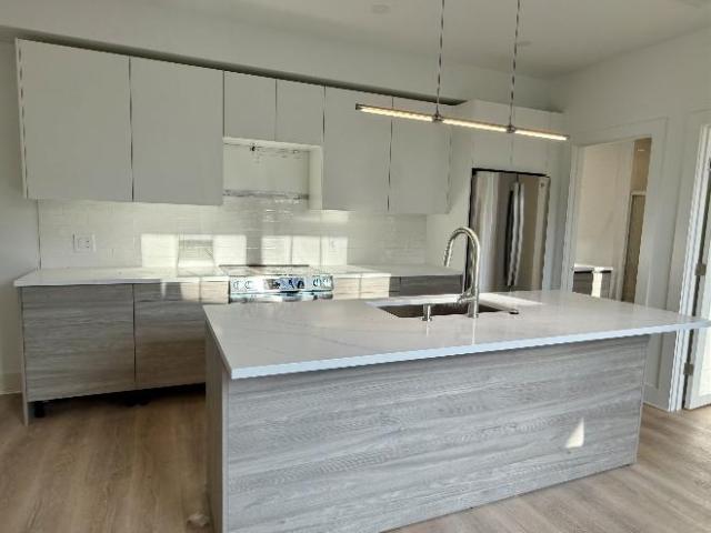 3 Br, 2 bath, Condo 49 Chase St