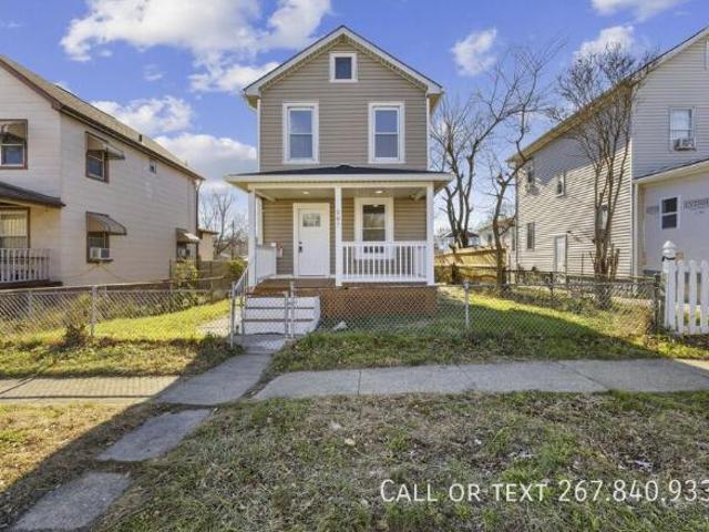 3 Br, 2 bath, Condo 507 Washburn Ave