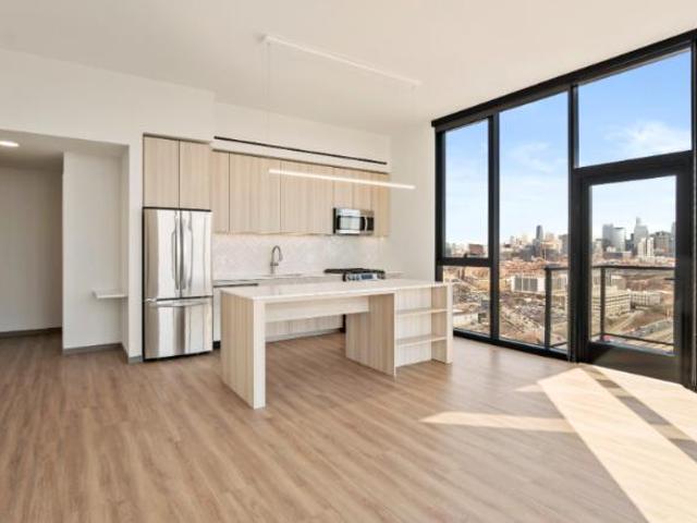 2 Br, 2 bath, Condo 510 S Damen Ave