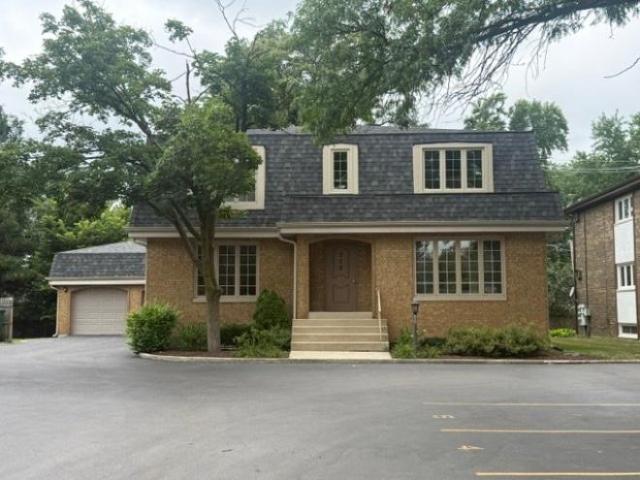 3 Br, 2 bath, Condo 522 S La Grange Rd