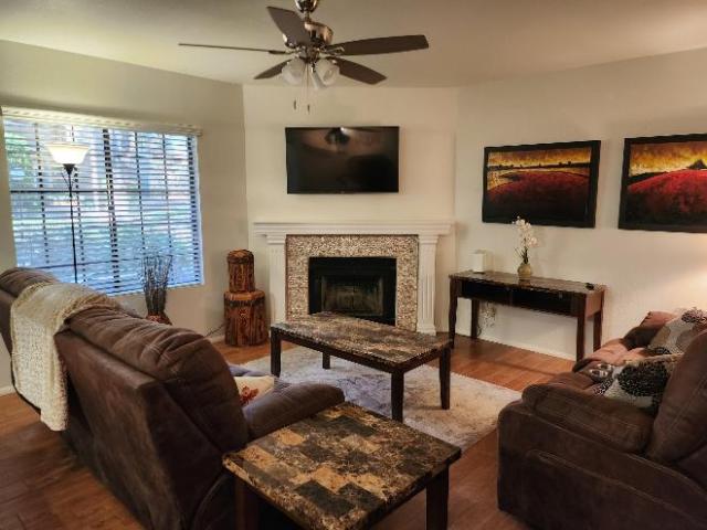 3 Br, 2 bath, Condo 5230 E Brown Rd