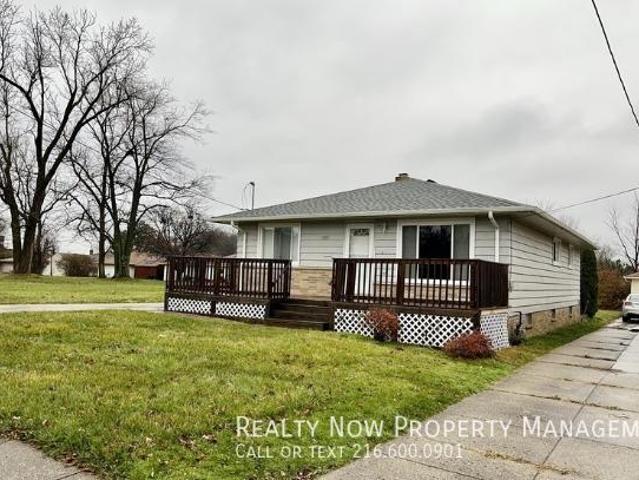 3 Br, 2 bath, Condo 5283 E 133rd St