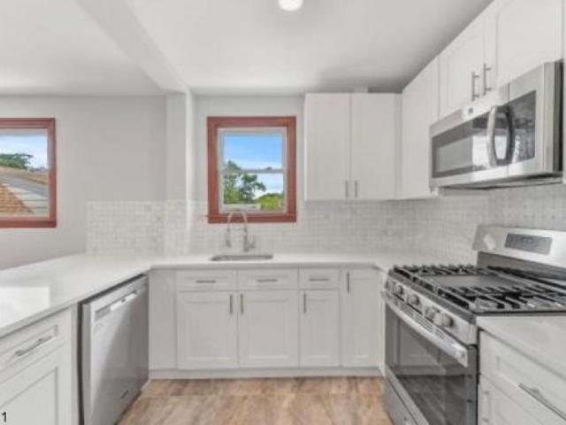 3 Br, 2 bath, Condo 532 Piaget Ave
