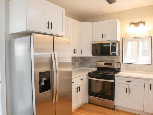 3 Br, 2 bath, Condo 5338 Montrose