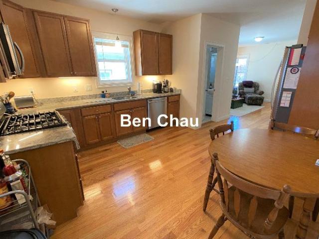 3 Br, 2 bath, Condo 537 Main St