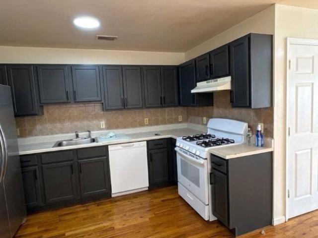 3 Br, 2 bath, Condo 547 Magnolia Ave