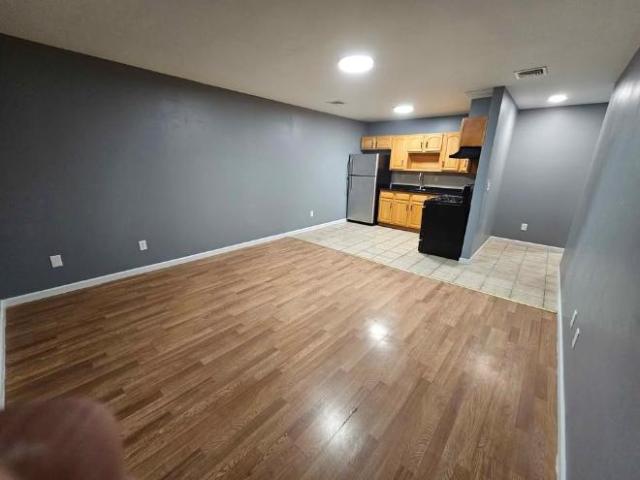 3 Br, 2 bath, Condo 552 East 24st
