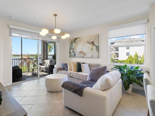 3 Br, 2 bath, Condo 5583 Double Eagle Circle