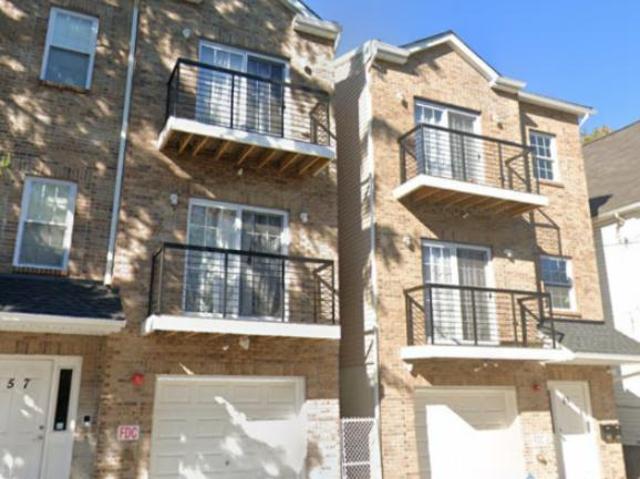 3 Br, 2 bath, Condo 55 Hazelwood Ave