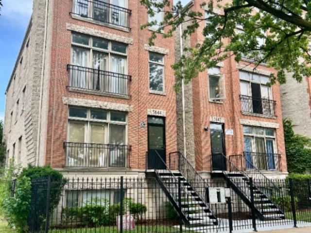 3 Br, 2 bath, Condo 5644 S Prairie Avenue