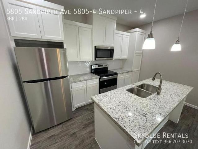 3 Br, 2 bath, Condo 5805 Sandpiper Ave