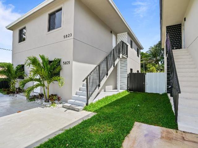 3 Br, 2 bath, Condo 5823 NW 30th Ave