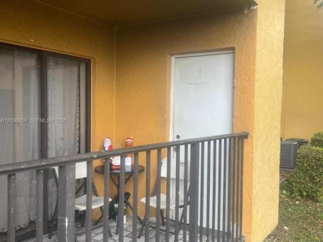 3 Br, 2 bath, Condo 590 NW 114th Ave