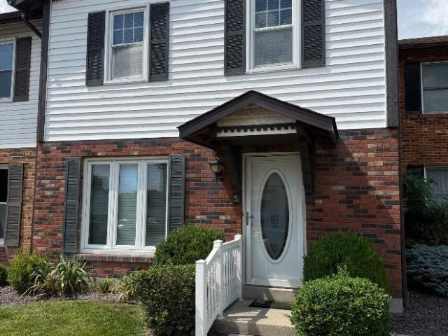 3 Br, 2 bath, Condo 5 Station W