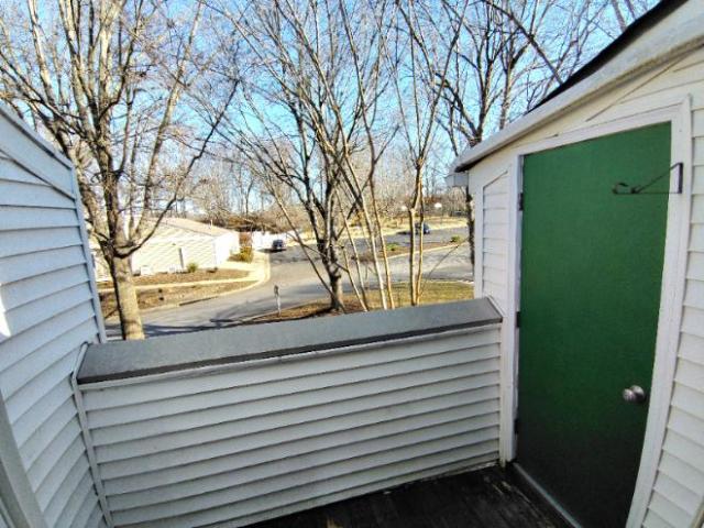 3 Br, 2 bath, Condo 600 Reusens Road