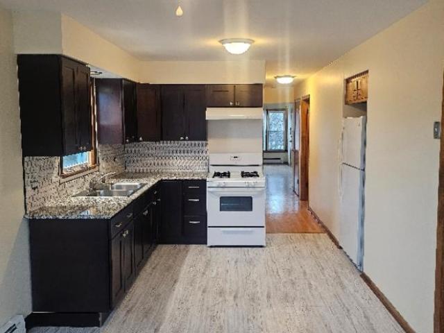 3 Br, 2 bath, Condo 600 W 87th St