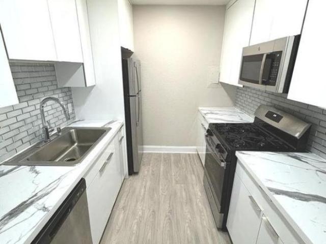 3 Br, 2 bath, Condo 601 SW 2nd Avenue