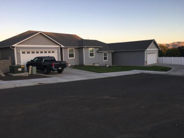 3 Br, 2 bath, Condo 605 S 82nd Ave