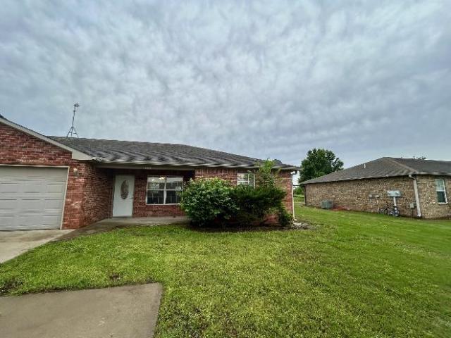 3 Br, 2 bath, Condo 63020 E 285 Court